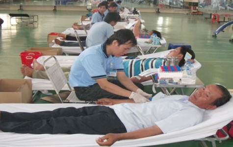 Paying tribute to lofty people - Báo Bình Dương Online